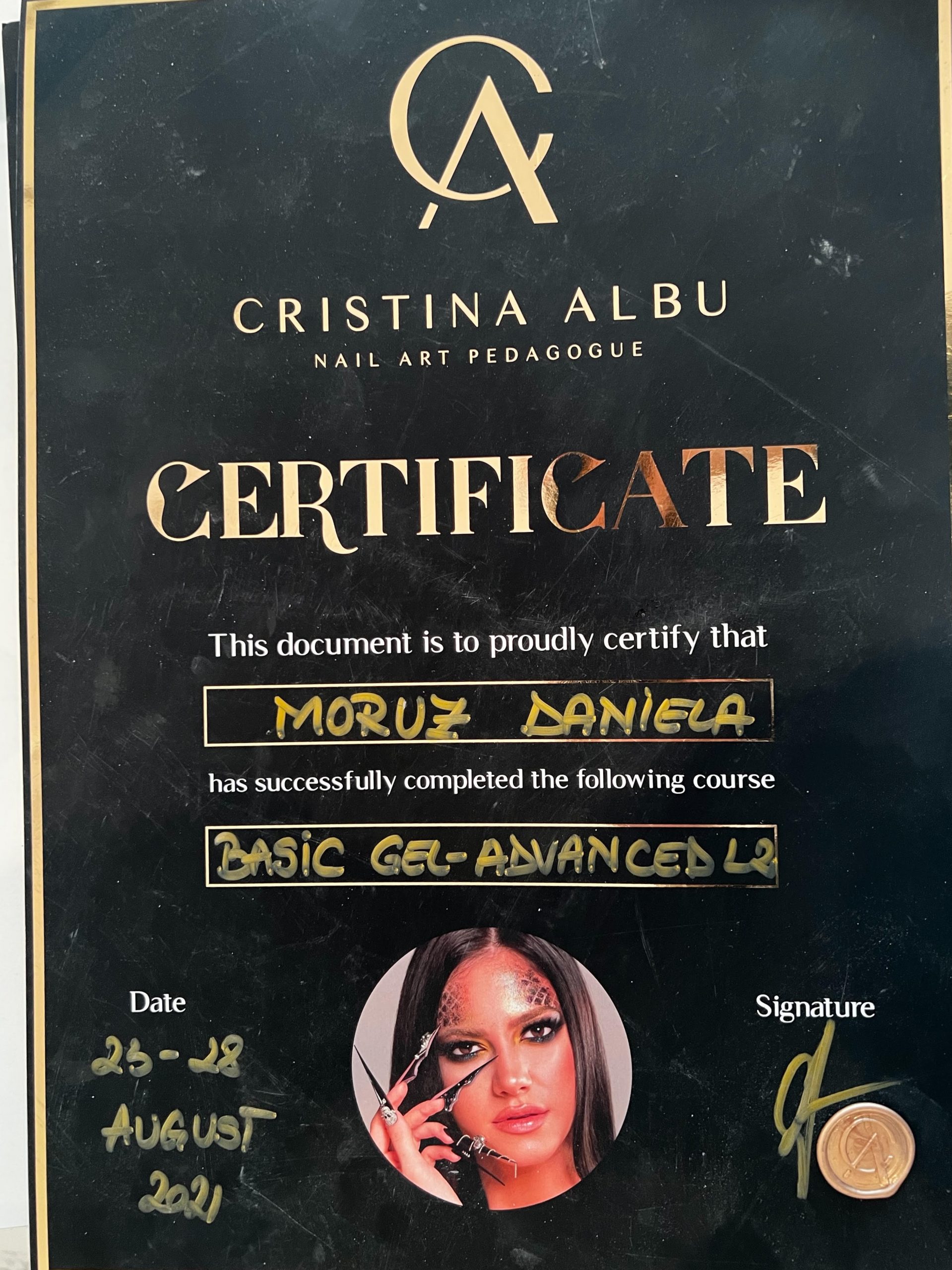 Despre mine – Dana Moruz Nails Academy – Iasi